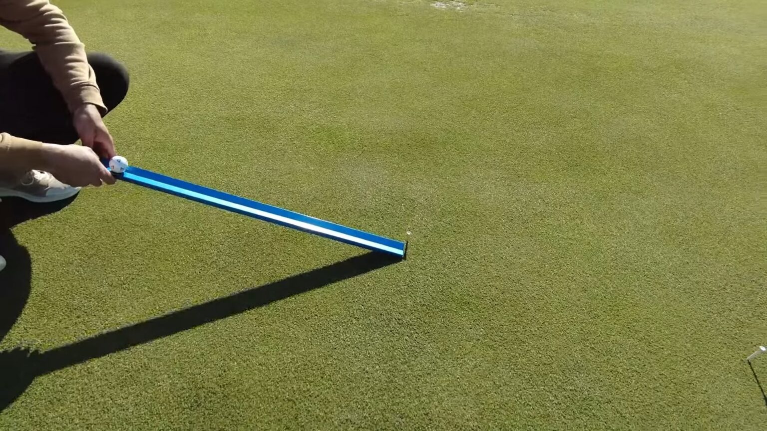 What is a stimpmeter and how does it work? A Golfer's Best Friend