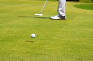 What is a stimpmeter and how does it work? A Golfer's Best Friend