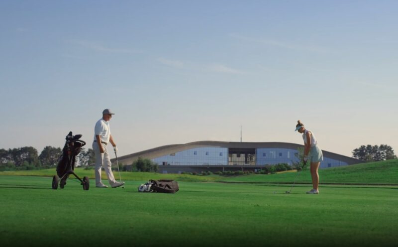 5 Ways To Stay Cool On A Hot Golf Course - Enjoy Your Game - Awga