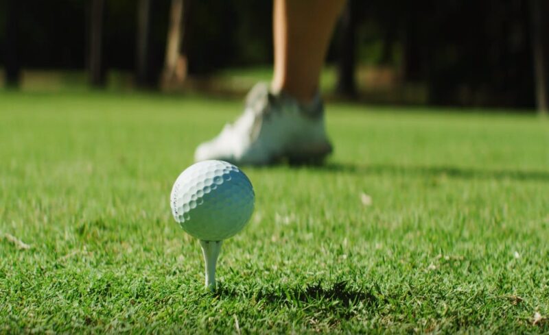 How To Stop Topping The Golf Ball And Avoid Embarrassment - Expert Tips ...